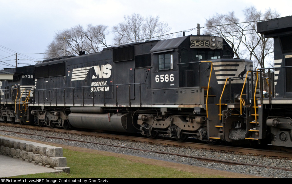 NS SD60 6586 on 20K